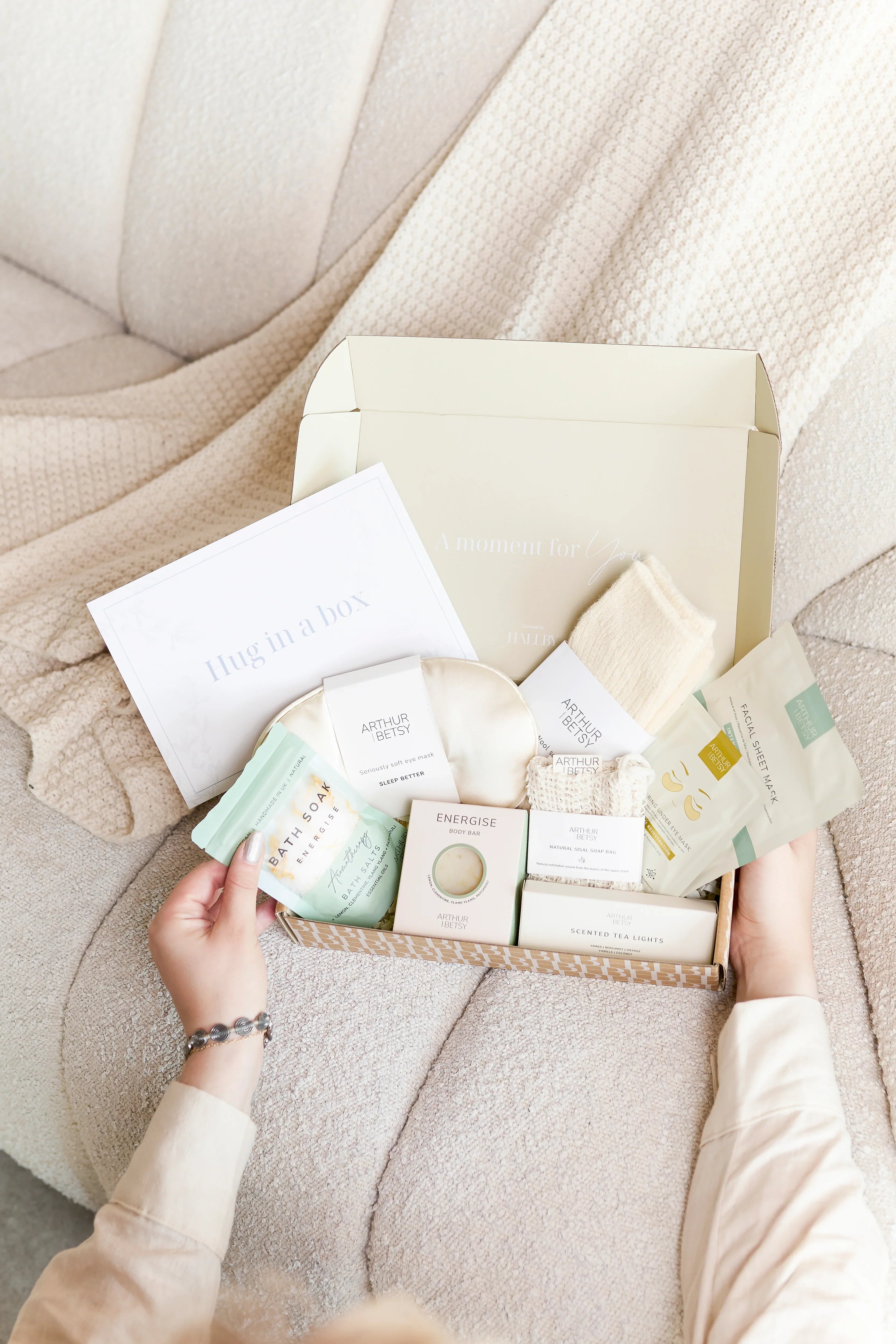 The Ultimate Self Care Gift: Hug in a Box Pamper Kit – Hallby