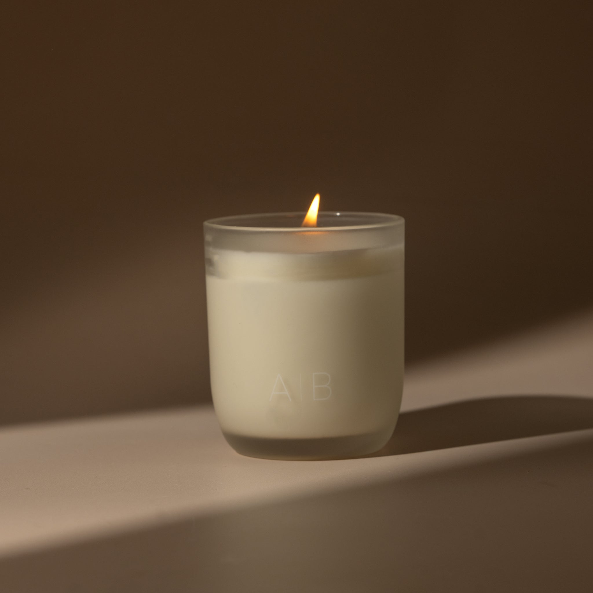 Bergamot, mandarin, lemon, neroli, jasmine and amber Arthur Betsy 200g ...